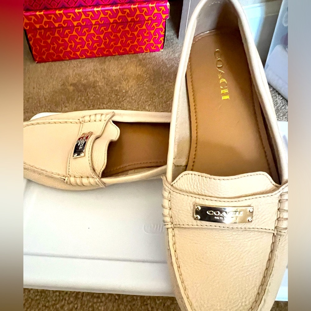 Coach Cream Color Soft Leather Loafers Size 9.5 - Gem